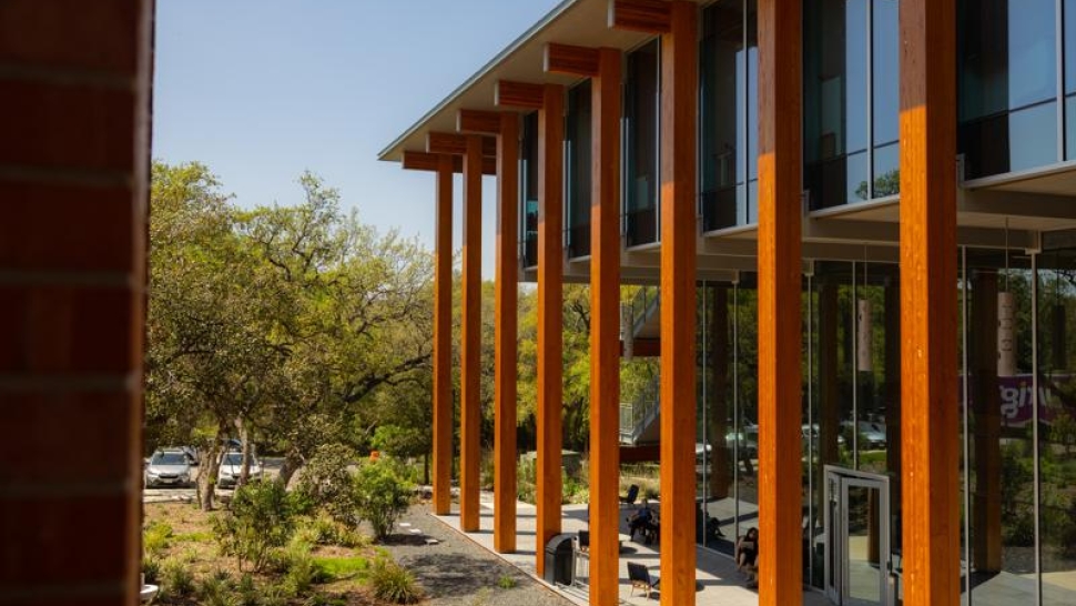 Trinity University's Dicke Hall Wins 2025 Wood in Architecture Award ...